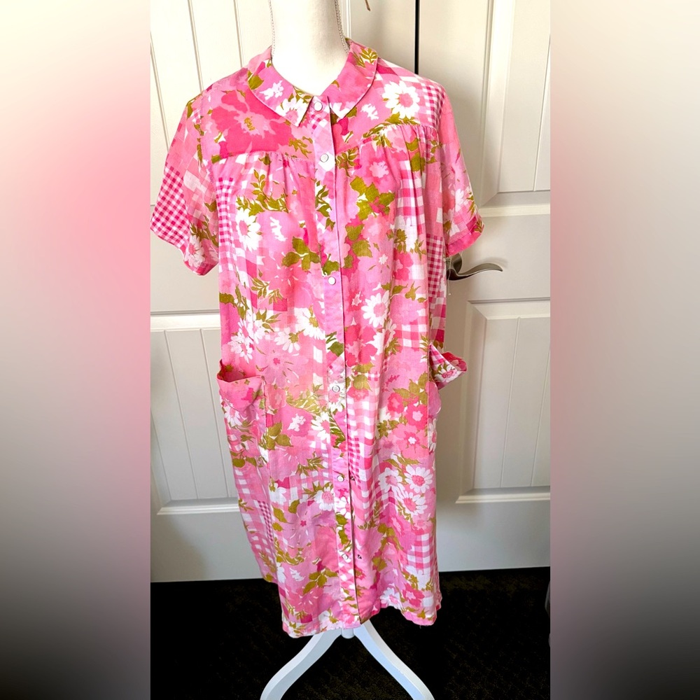 Vintage Carole Floral Pink Housecoat-Size Med - Gem